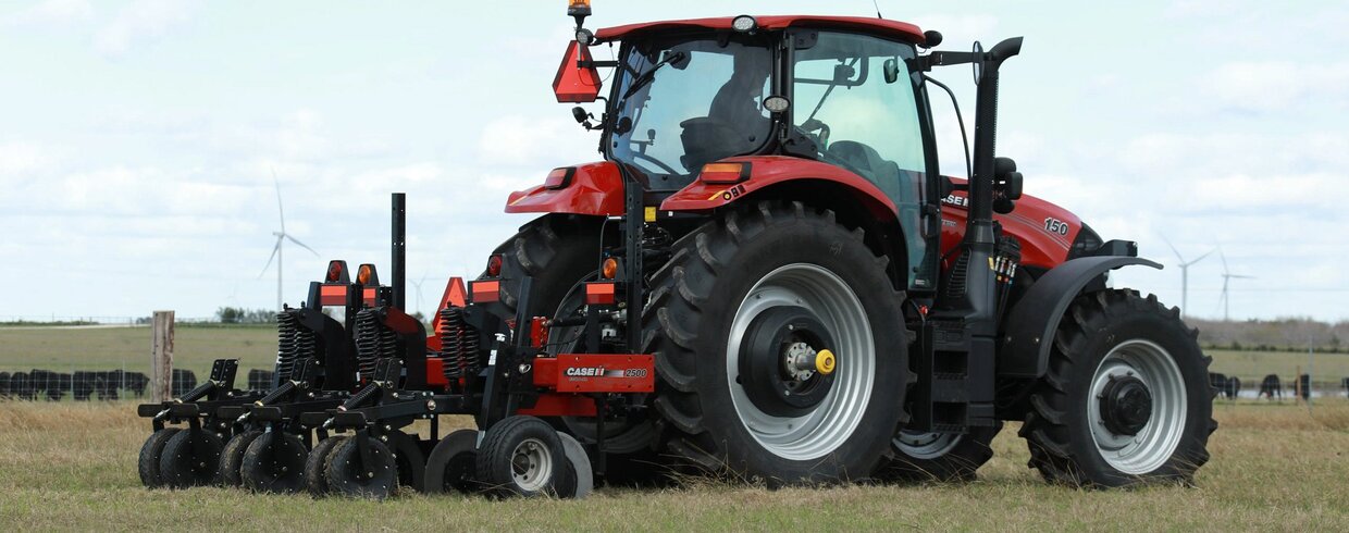 Maxxum® Series | Row Crop Multipurpose Tractors | Case IH