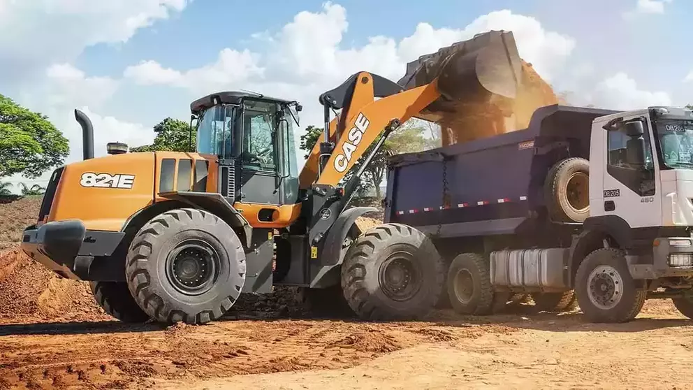 Pás Carregadeiras 821E | CASE