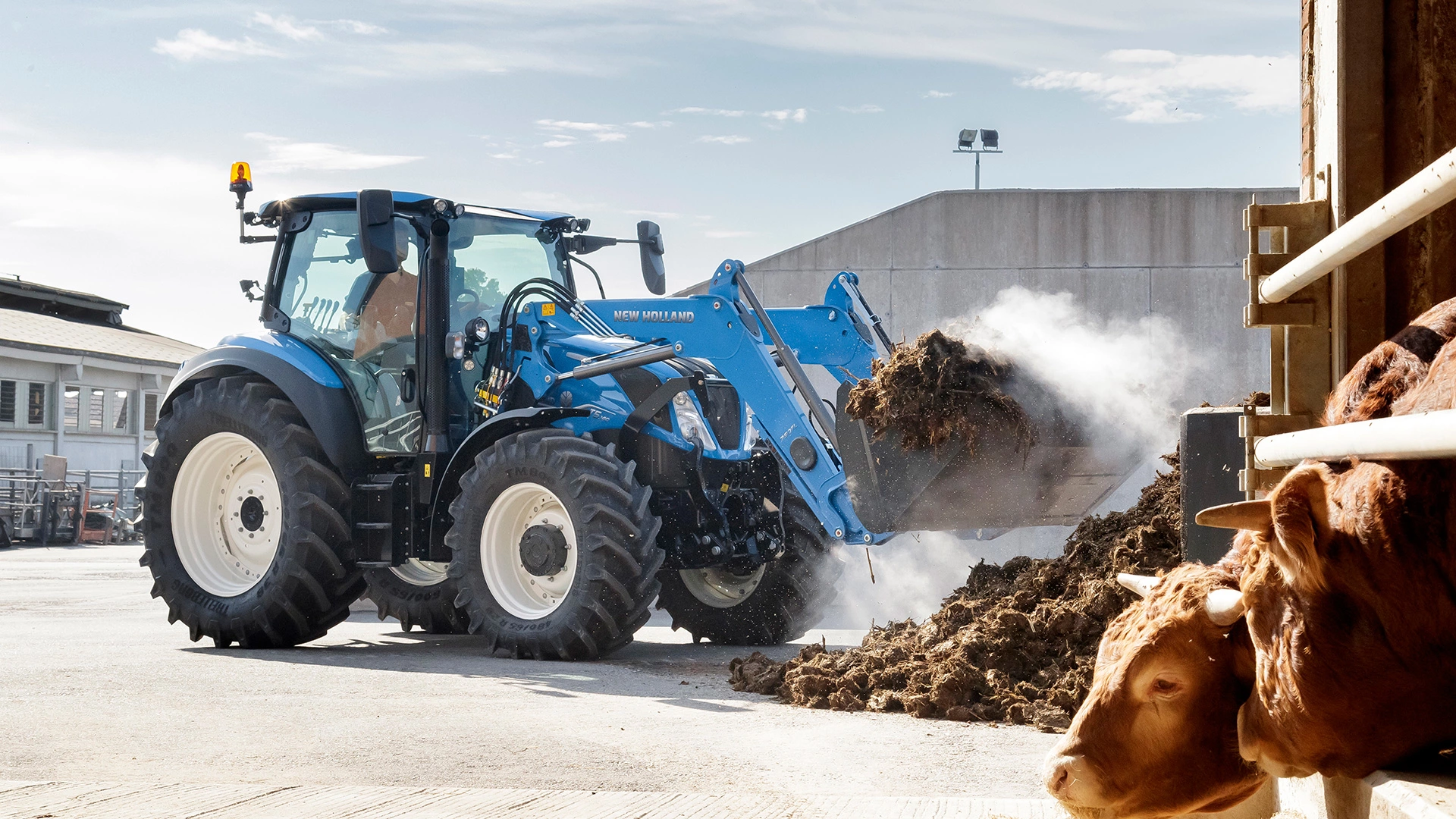 T5: The Blue Driving Experience | New Holland