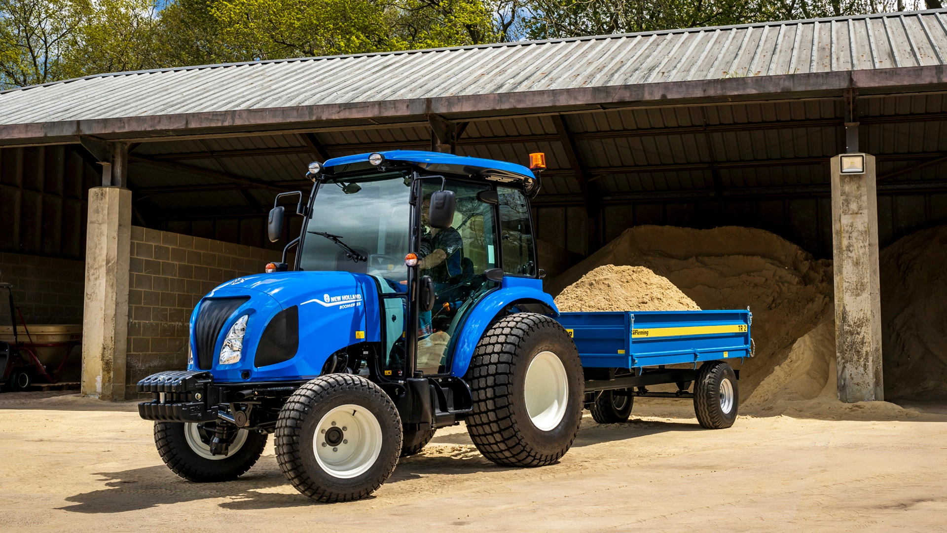 Boomer | Compact Tractors | 25Hp - 55Hp | New Holland UK