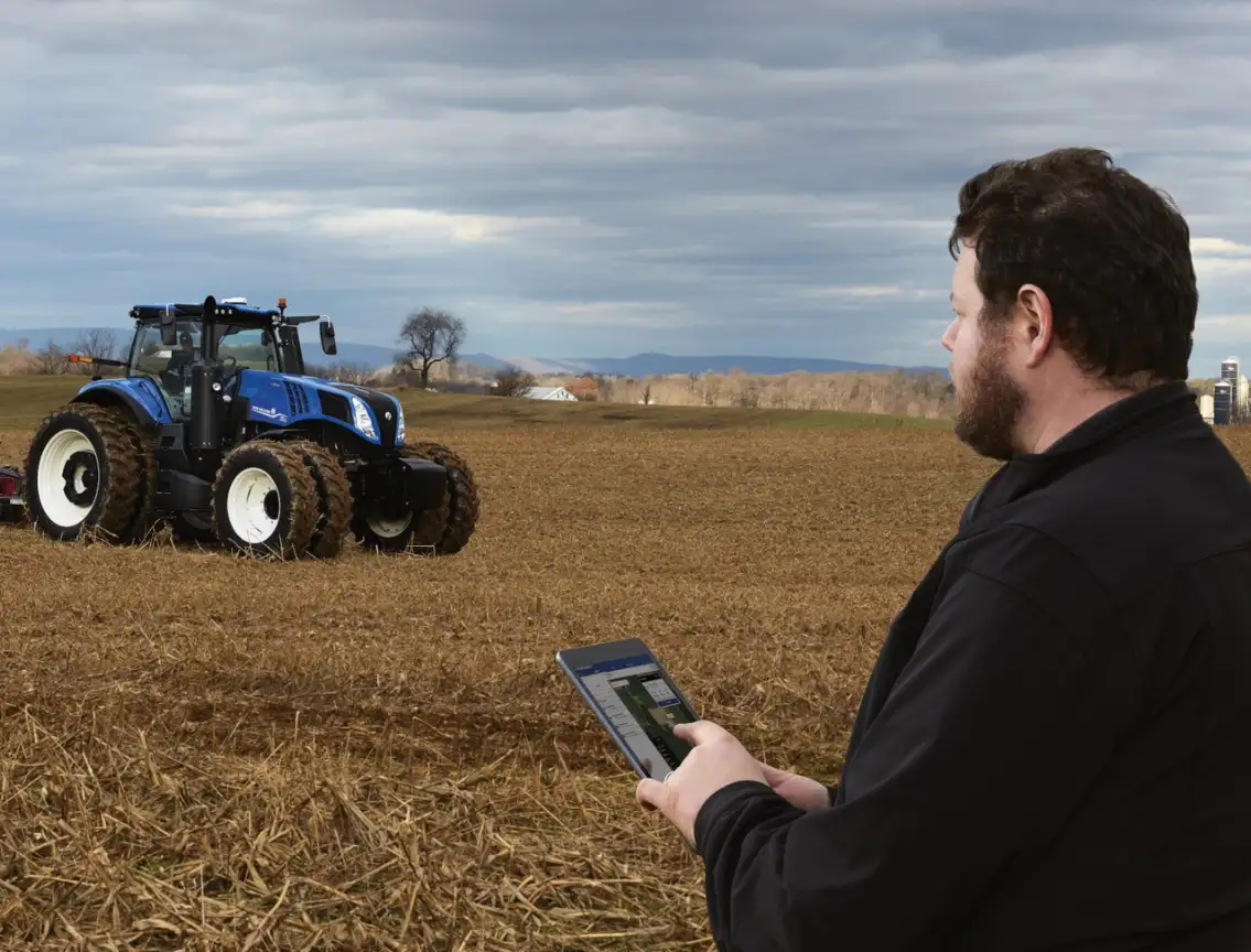 New Holland FieldOps™ - MyFarm Manager Software | New Holland